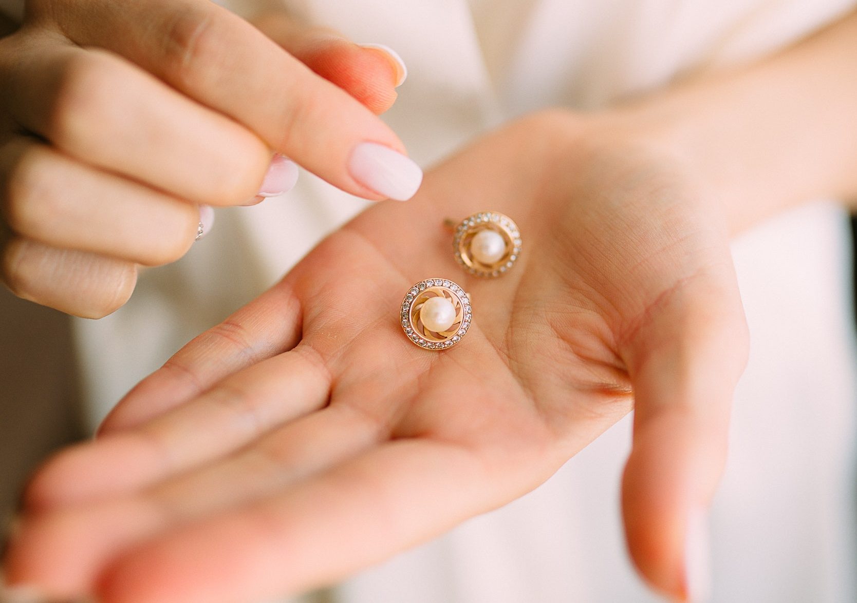 June Birthstones: Meaning & Colors Of Pearl, Moonstone & Alexandrite