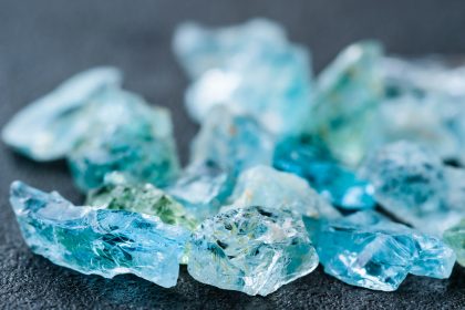 March Birthstones: Aquamarine & Bloodstone Meaning & Colors