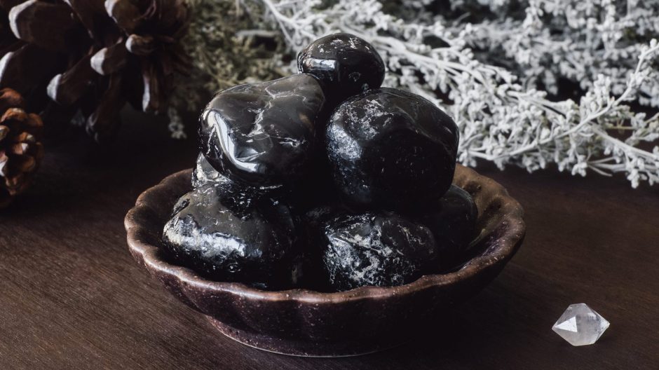 Guide to 50+ Black Gemstones: Pictures, Meanings, Properties and More