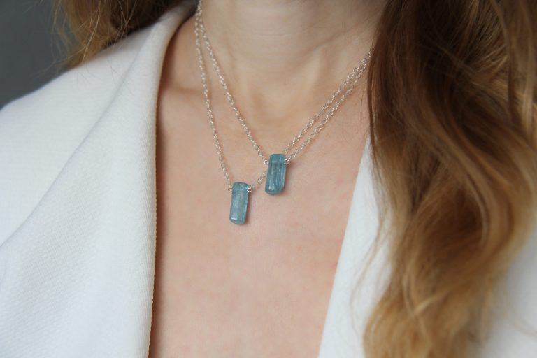 March Birthstones: Aquamarine & Bloodstone Meaning & Colors