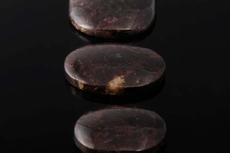 Guide to 50+ Black Gemstones: Pictures, Meanings, Properties and More