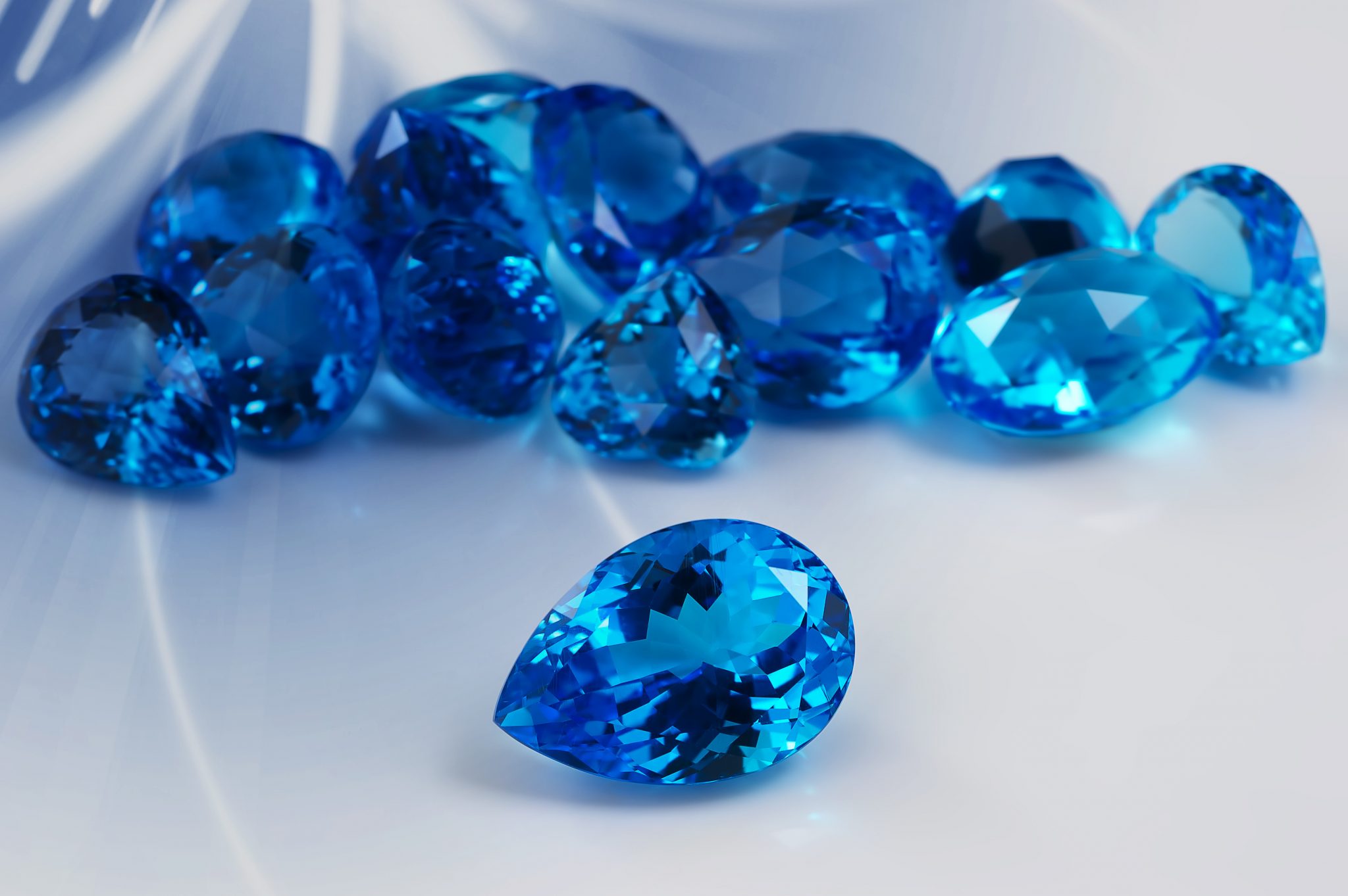 Blue Topaz: Meanings, Uses, Valuation and More