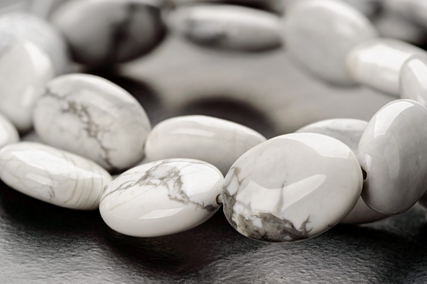 Ultimate Guide To Howlite: Meanings, Properties, Facts, And More