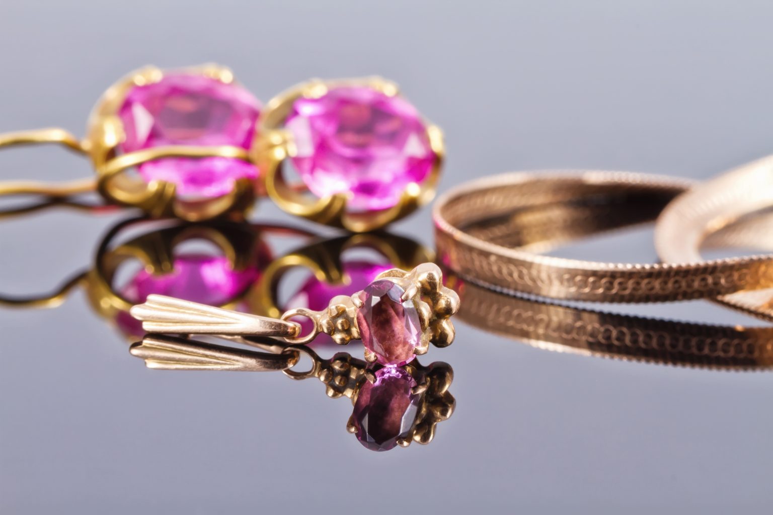 June Birthstones: Meaning & Colors Of Pearl, Moonstone & Alexandrite