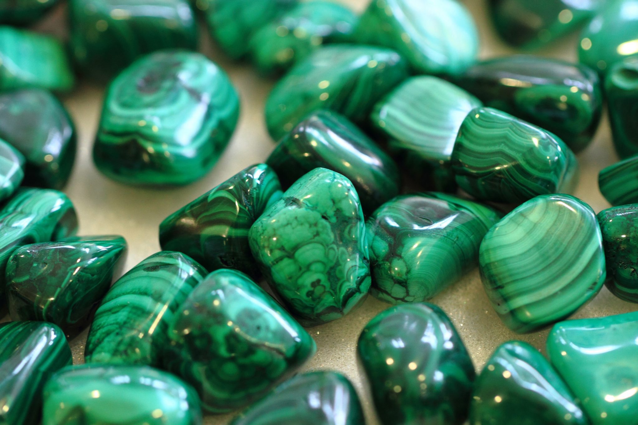 What is Malachite? Meaning, Healing Properties & Uses