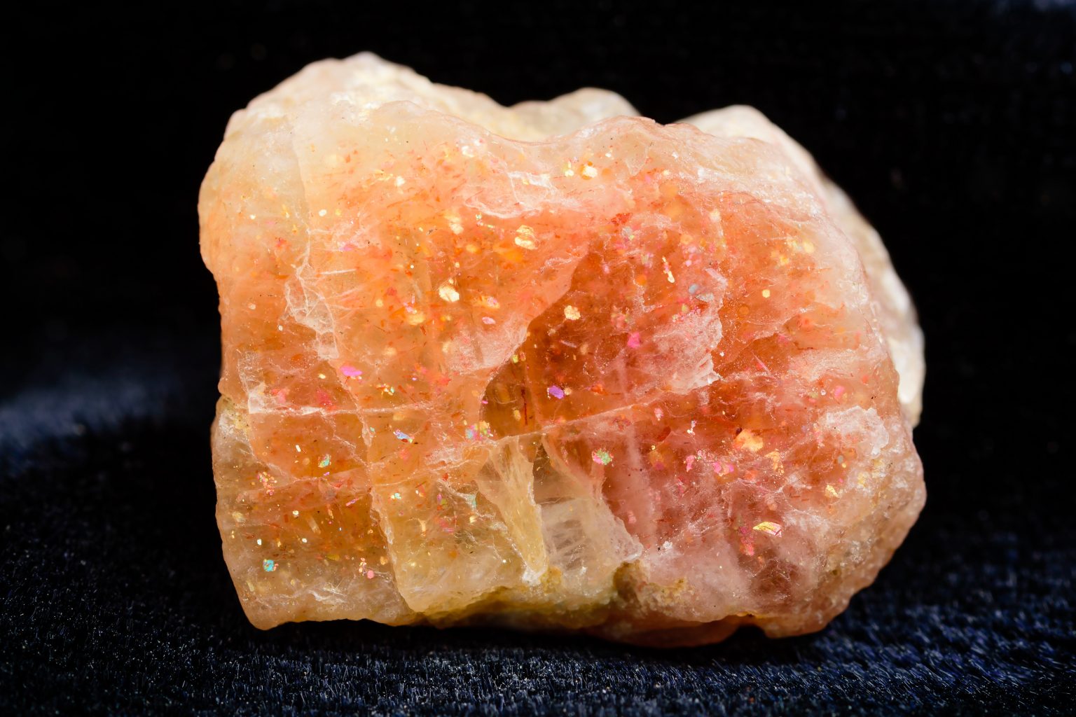 Sunstone: Meaning, Healing Properties & Uses