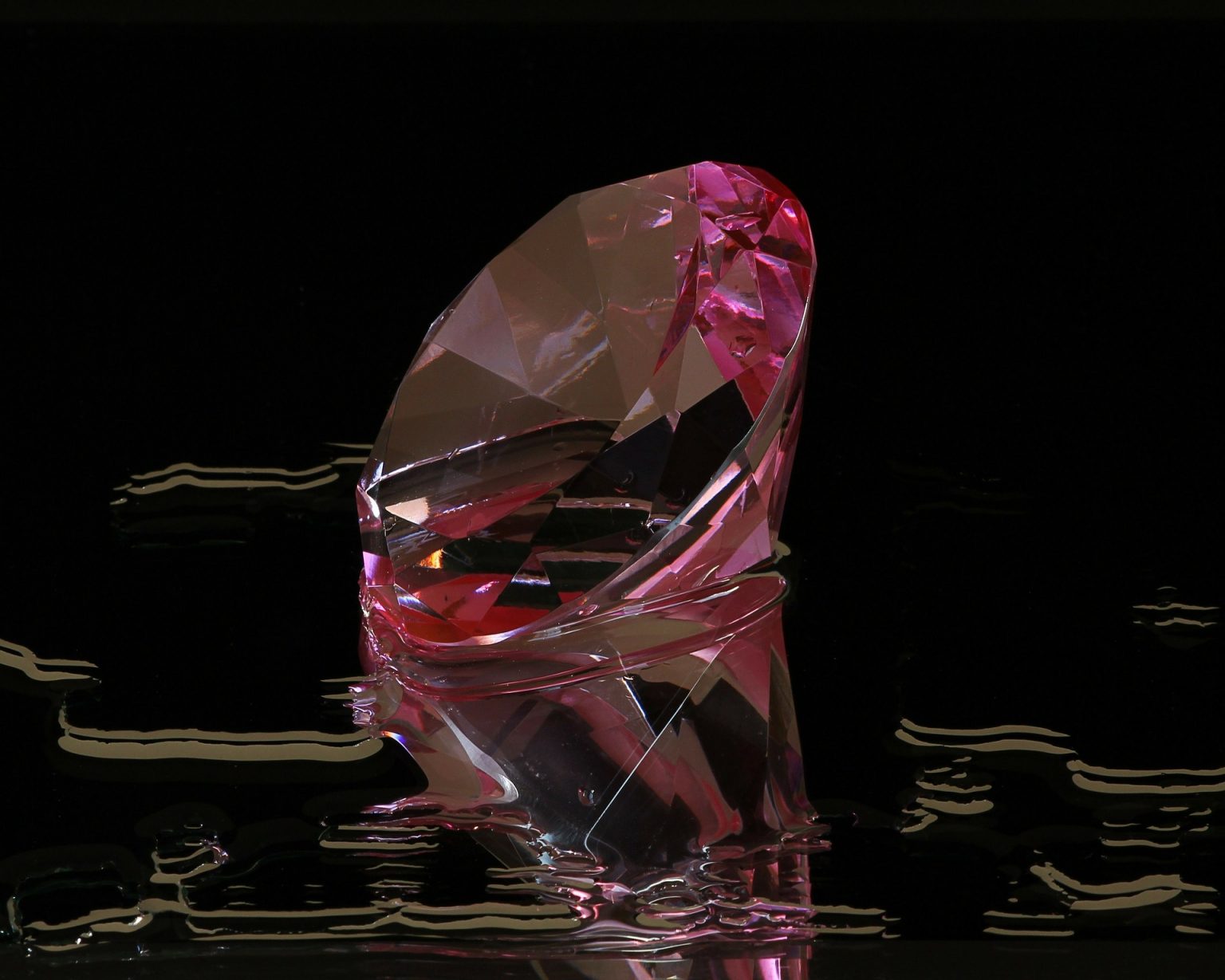 Guide to Pink Diamond: Characteristics, Rarity, Price & Best Ring Settings