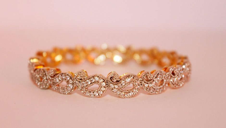 What is 18K Gold? Properties, Pros & Cons