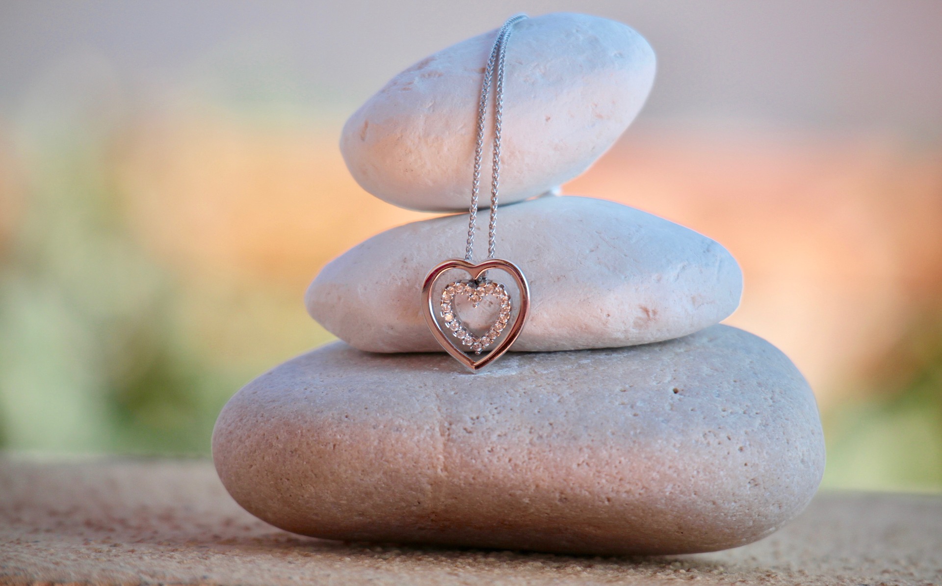 Ultimate Guide To White Gold: Interesting Facts about this Metal