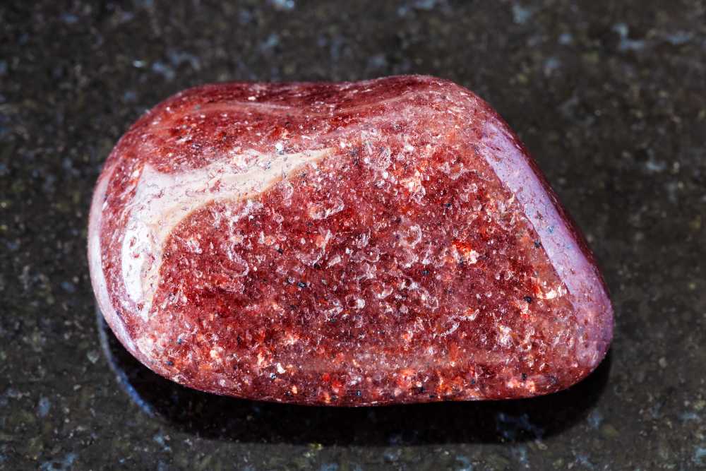 Ultimate List of 34 Red Gemstones and Crystals: Names, Pictures ...