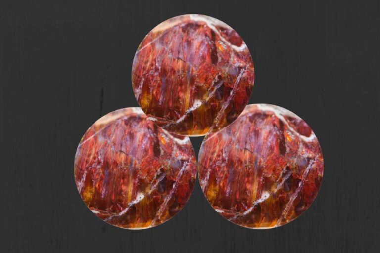 Ultimate List of 34 Red Gemstones and Crystals: Names, Pictures ...