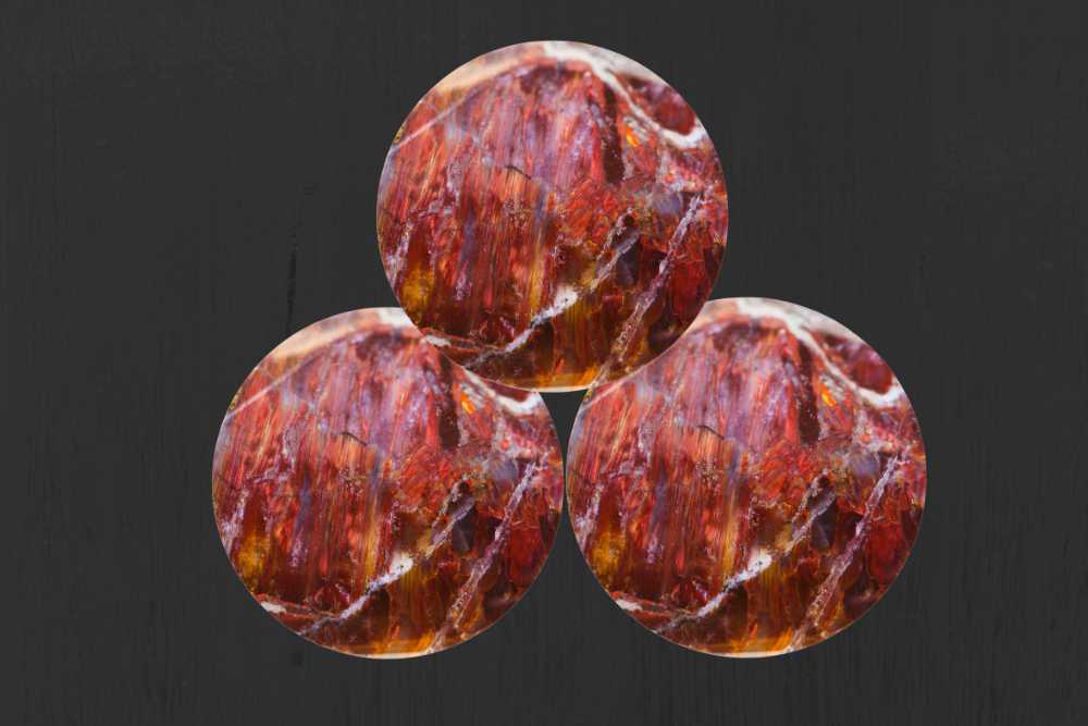 Ultimate List of 34 Red Gemstones and Crystals: Names, Pictures ...