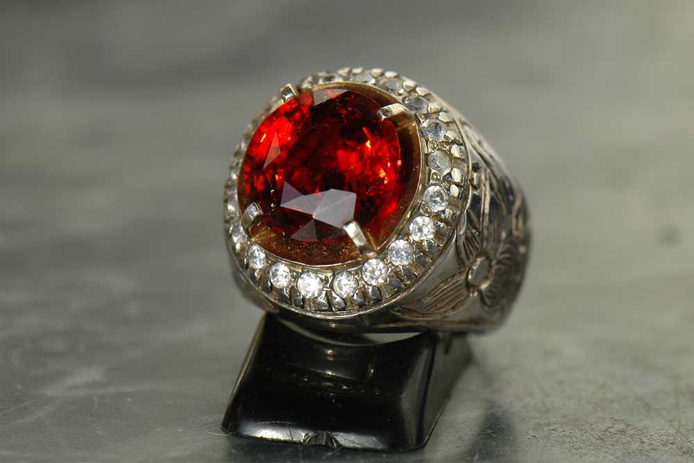 Garnet Stone: How to Buy & Pricing Factors