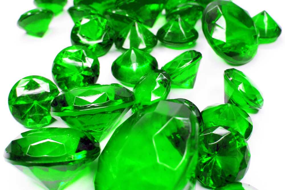 Emerald Stone: Complete Buying Guide, Meanings, Properties & Facts