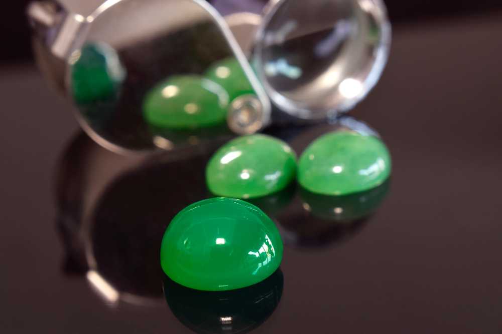 Green Obsidian: Complete Buying Guide, Meaning, Uses, Properties & Facts