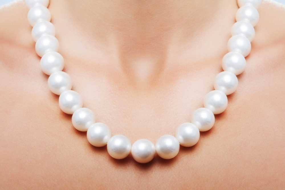 White Pearls: Complete Buying Guide, Meaning, Uses, Properties & Facts
